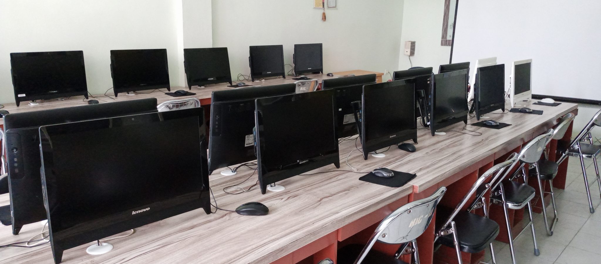 Ruang Lab Kom – Riau International College